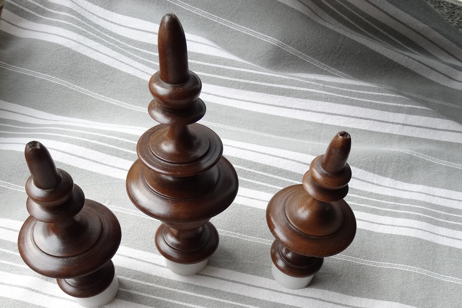3 Wooden Finials/antique Turned Wood Finials/pediment Embellishments/3 ...