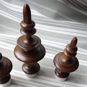 3 Wooden Finials/antique Turned Wood Finials/pediment Embellishments/3 ...