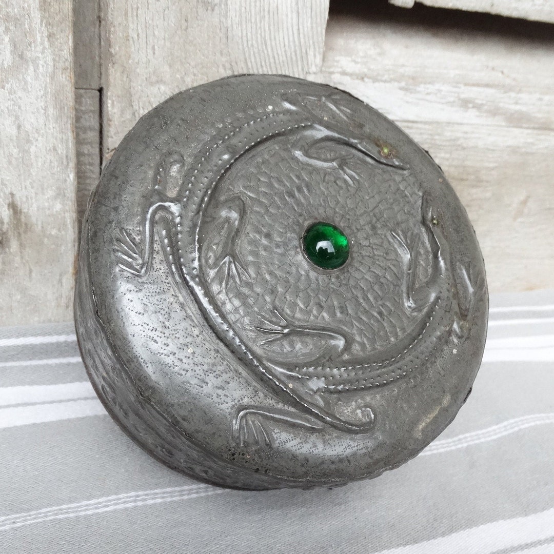 Lizard Embossed Antique Tin/repoussé Tin With Lizard Decoration & Green ...