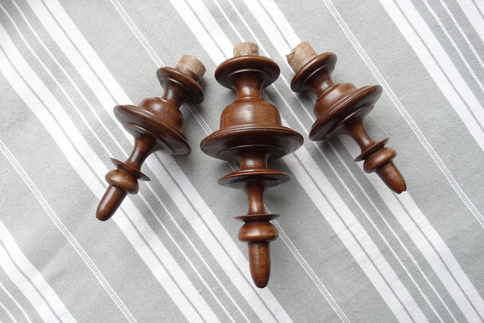 3 Wooden Finials/antique Turned Wood Finials/pediment Embellishments/3 ...
