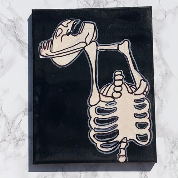 Skeleton Throwing Its Head