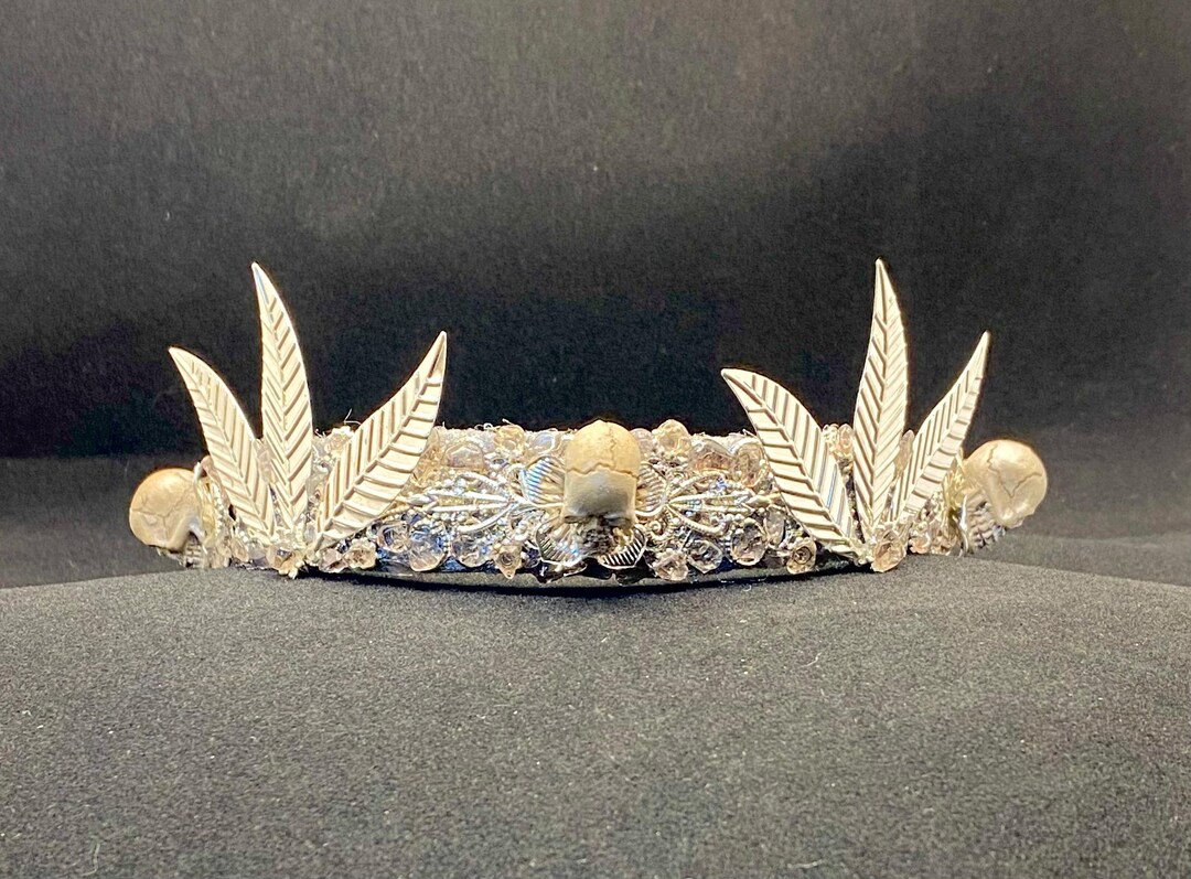 Silver Skull and Feather Tiara, Gothic Tiara, Pirate Tiara, Handmade ...