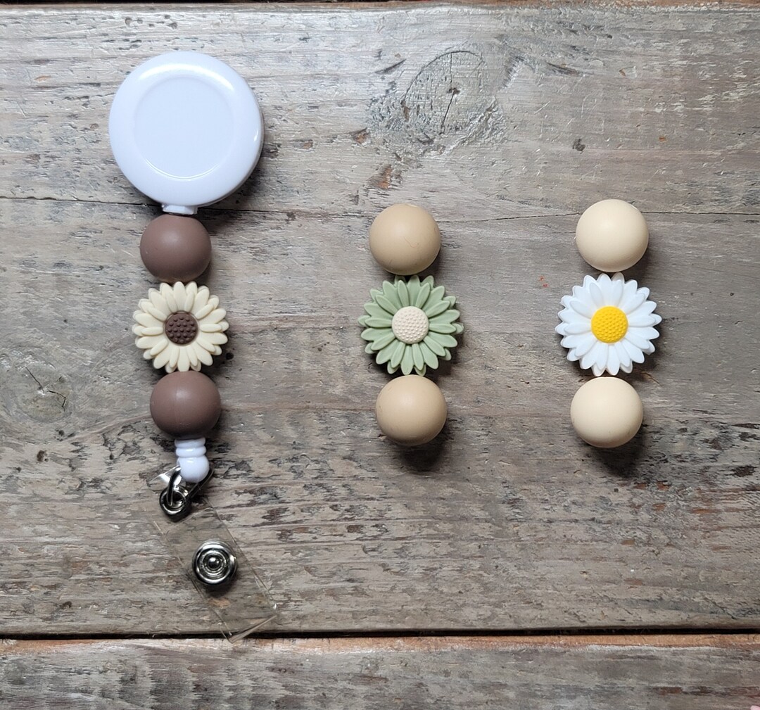 Daisy Badge Reels Cream / Green / White Bead Badge Reels Flower Badges ...