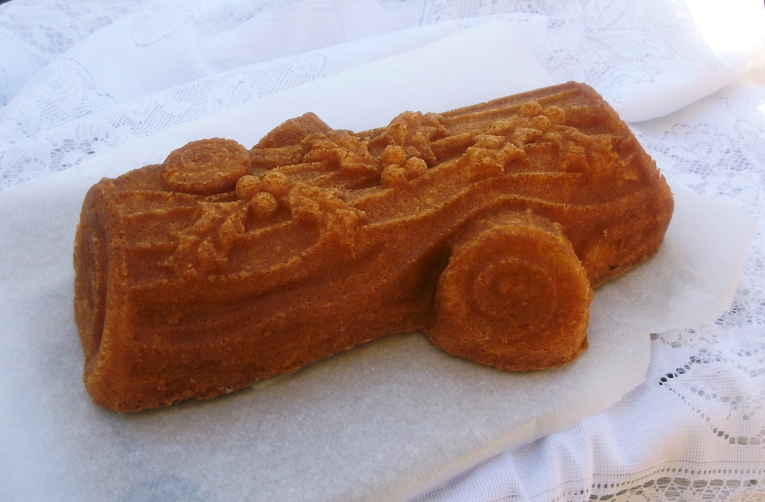 Yule Log Rum Cake - Gooey Rum Glaze - Rum Cake - Cake Center Piece ...