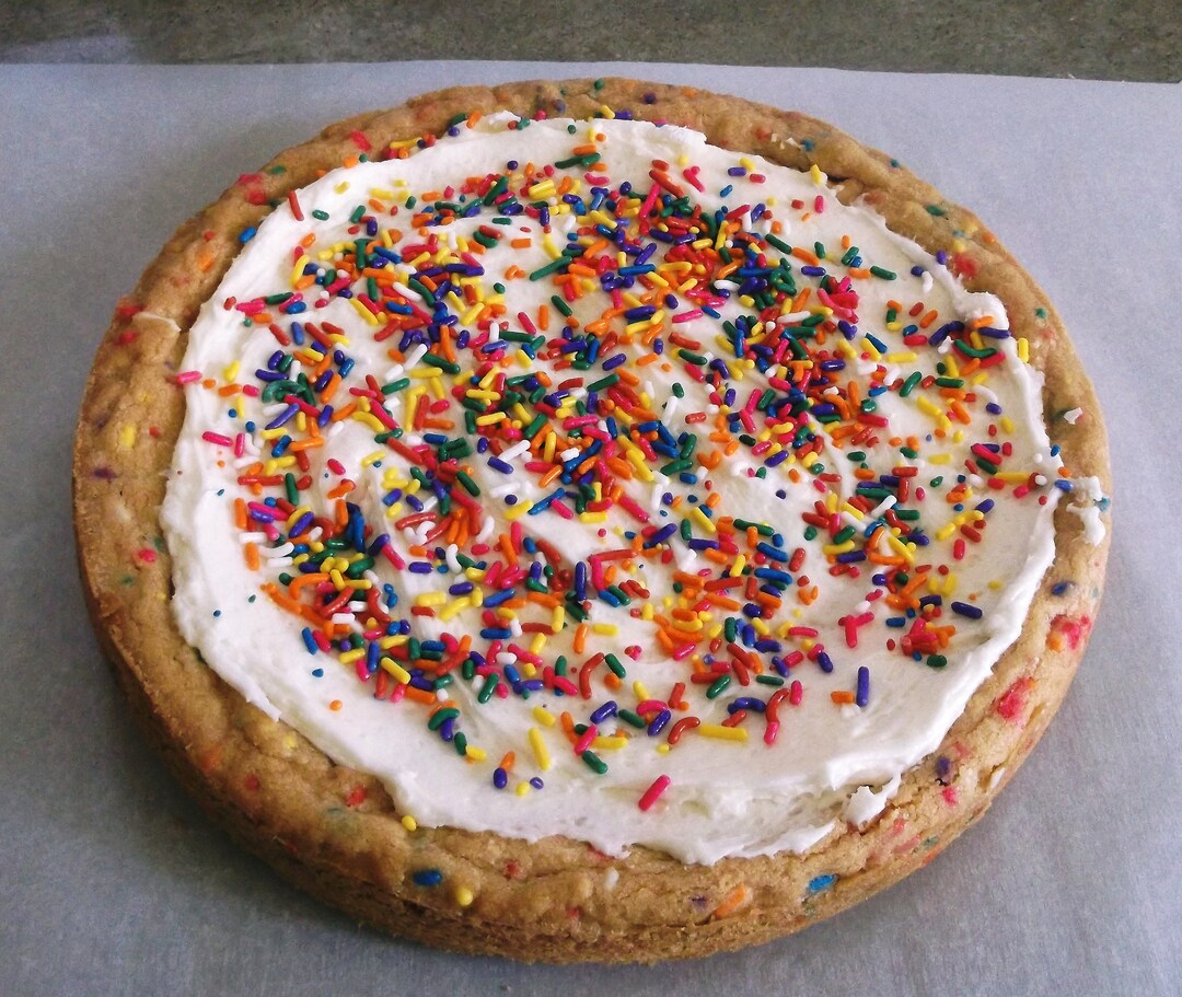 Big Funfetti Cookie - Funfetti Sugar Cookie - 9" - Sprinkles ...