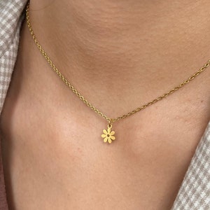 Simple Dainty Mini Gold Daisy Flower Stainless Steel Necklace ...