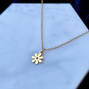 Simple Dainty Mini Gold Daisy Flower Stainless Steel Necklace ...