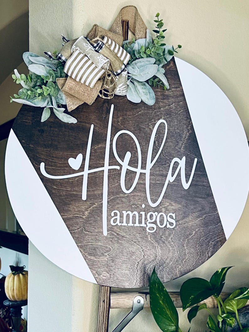 Hola Amigos Wood Door Sign: Spanish Welcome Wreath - Etsy