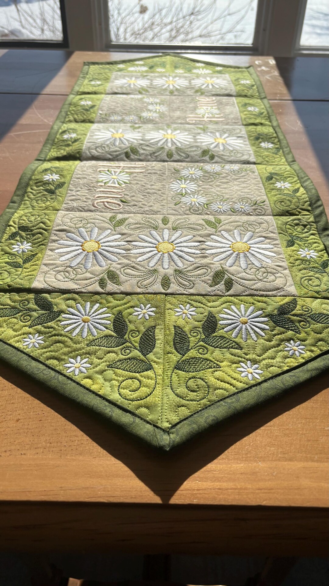 Daisy Table Runner, Quilted, Table Linen, Handcrafted Table Decor ...