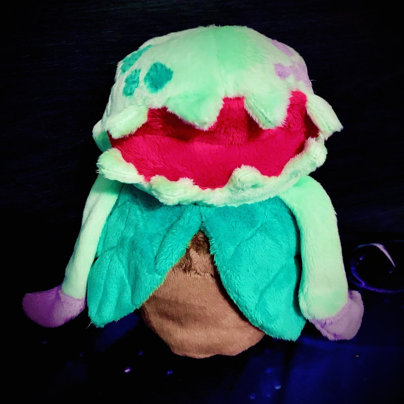 Venus Flytrap Plushie - Etsy