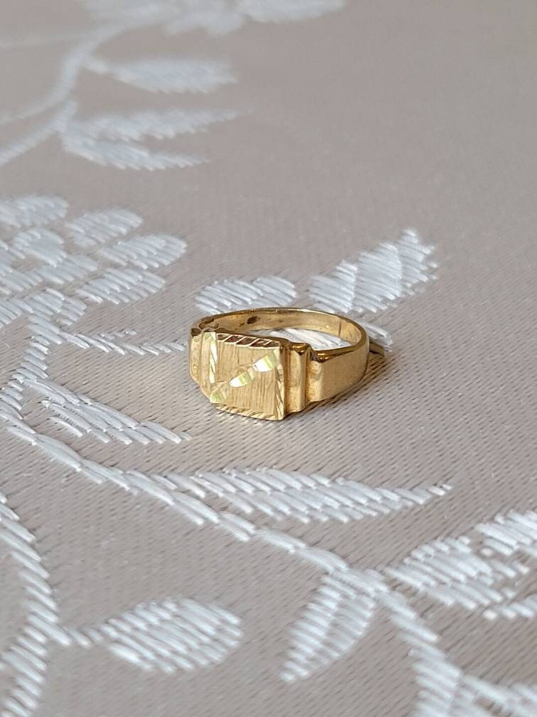 Vintage Signet 14K Solid Gold Baby Signet Ring Size 0.5 Midi Ring Charm ...