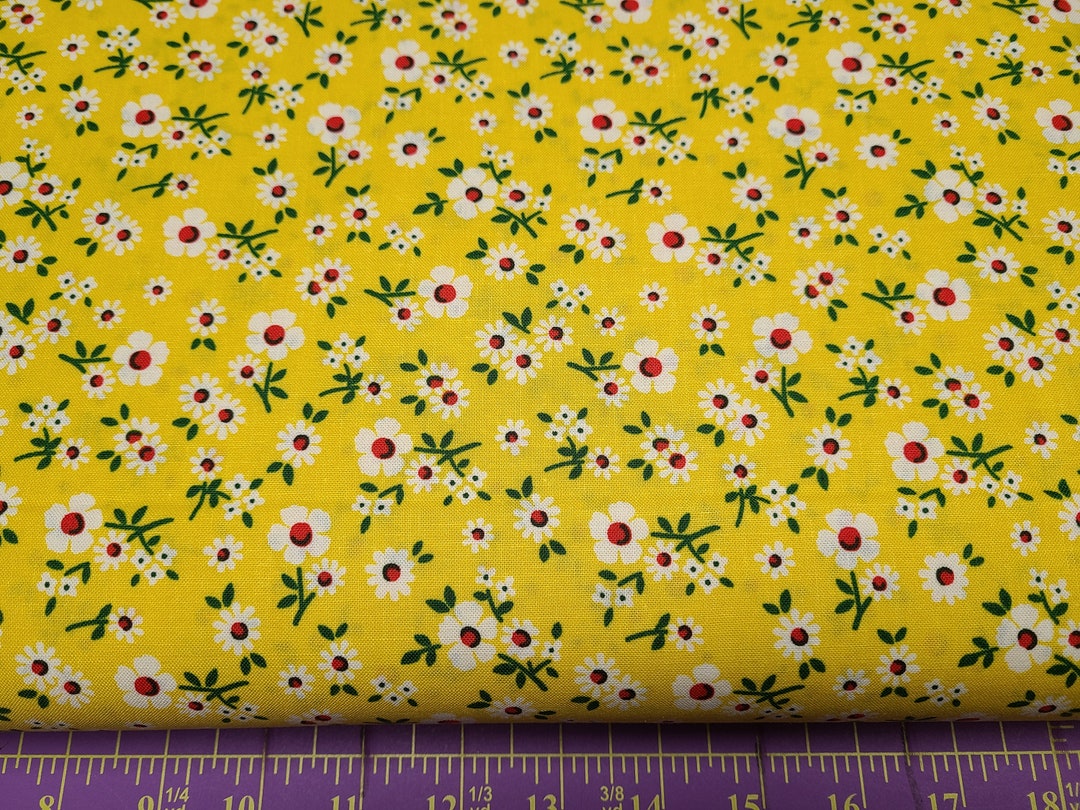 Windham Fabrics Sugar Cube Falling Daisies 52741-2 Roses Cotton Fabric ...