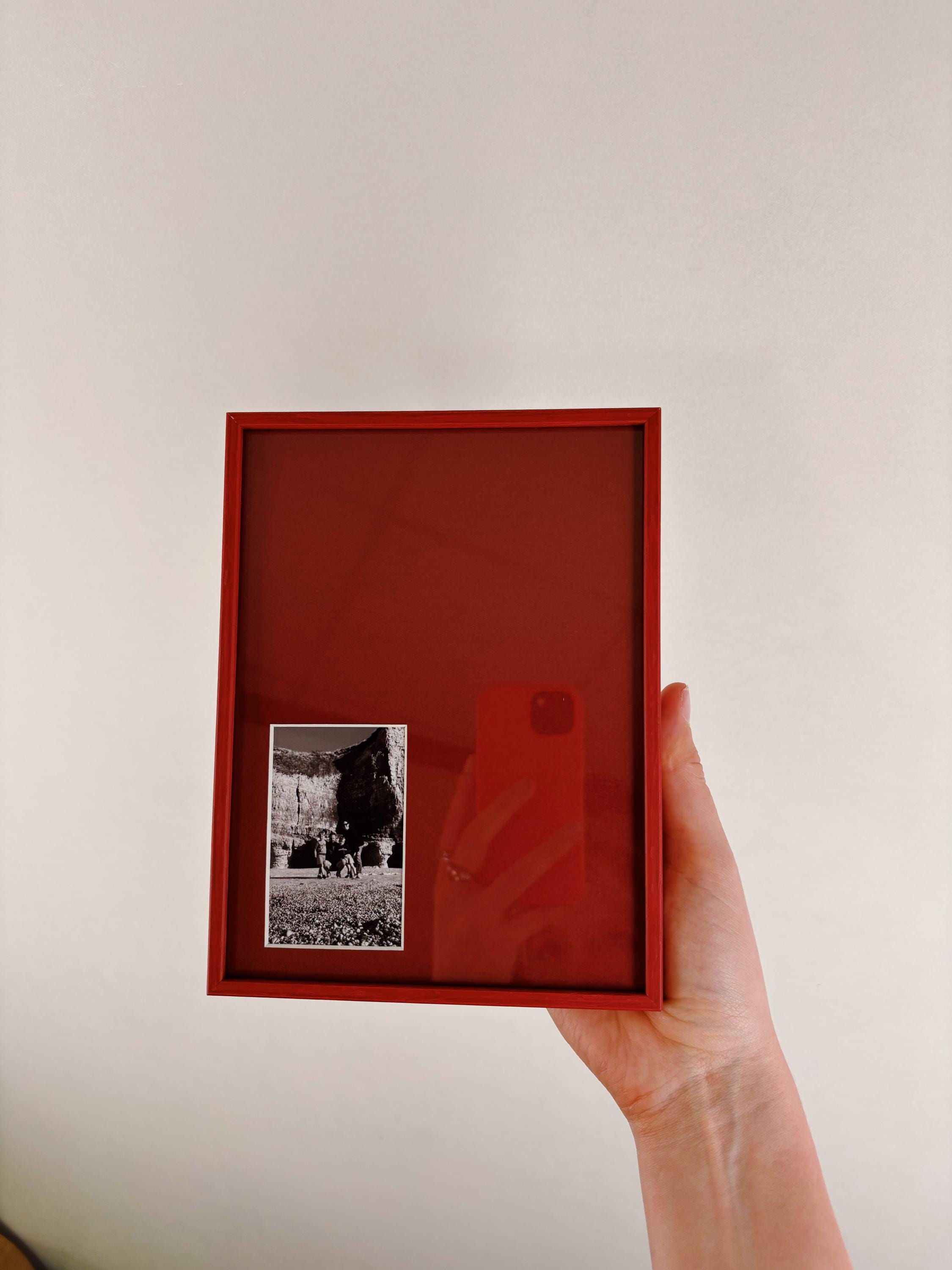 Minimalist Red Custom Photo Frame With Red Passe-partout (15x20 Cm ...