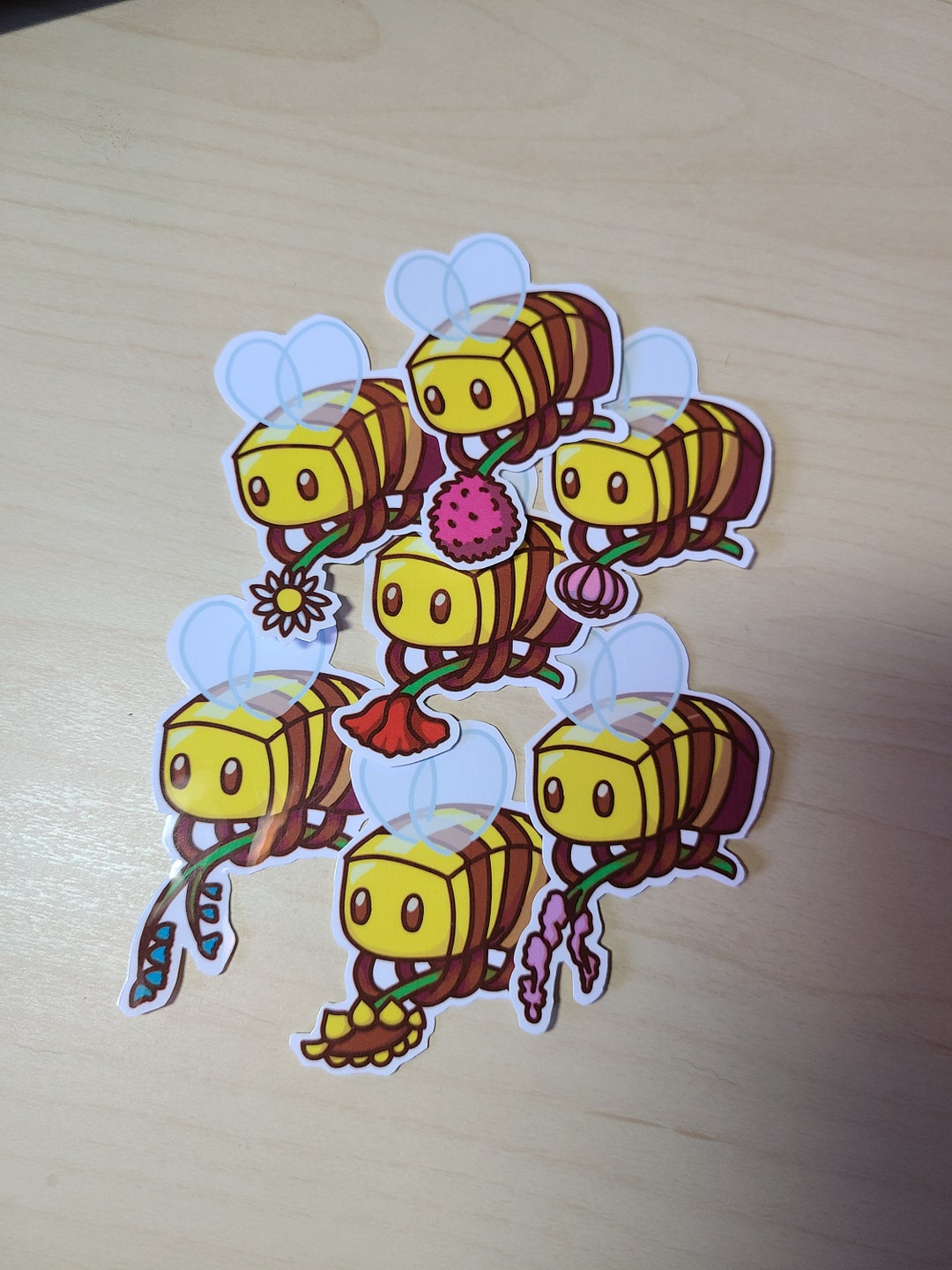Minecraft Bee Vinyl Stickers Set of 7 Designs - Etsy