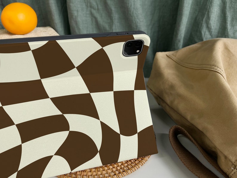 Distorted Brown Checkerboard Magnetic Smart Case Cover iPad 9 Case,ipad ...