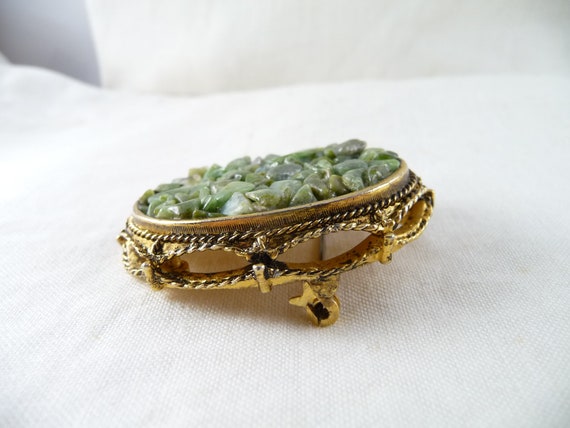 Large Vintage Victorian Style Green Jade Chip Brooch - Gem