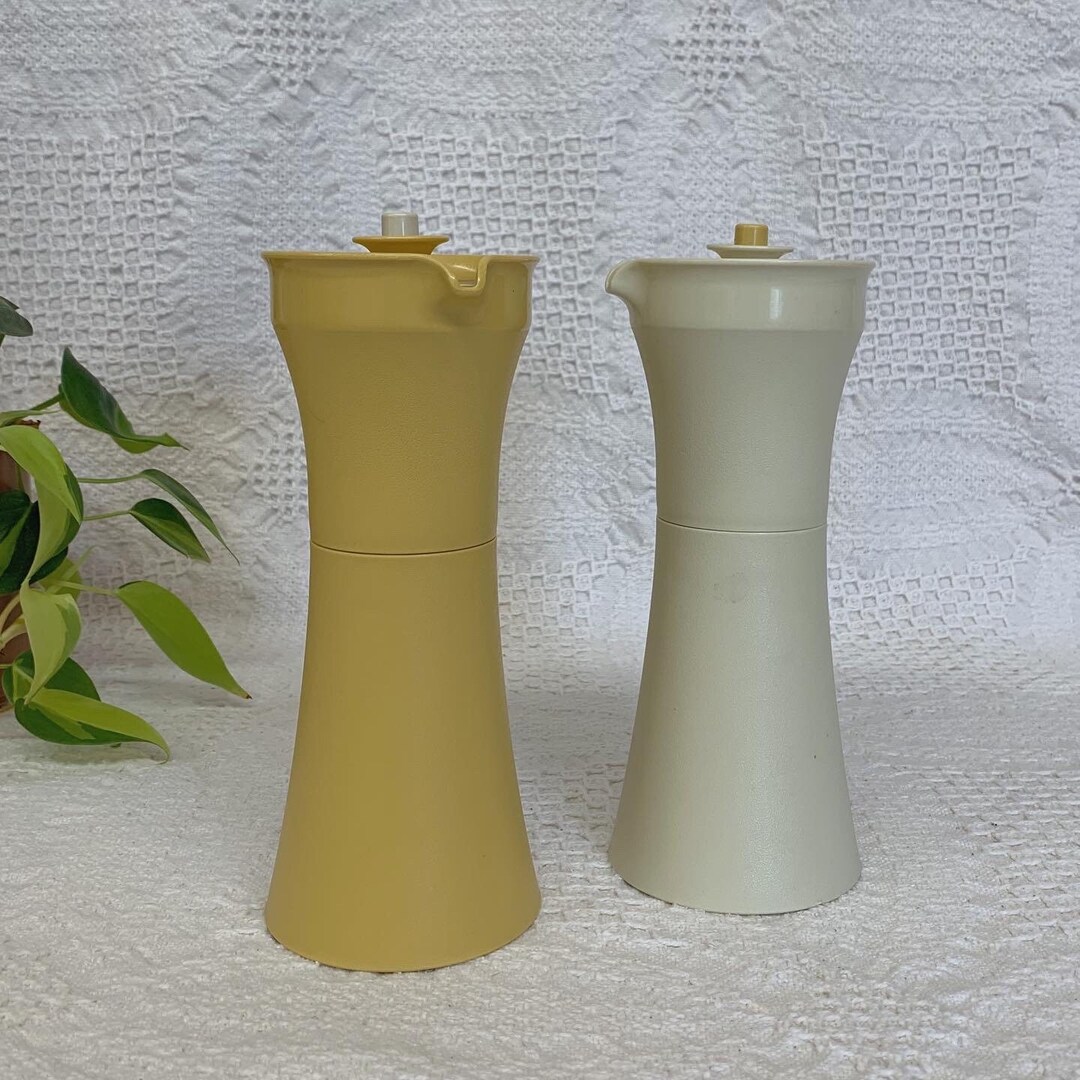 Vintage Pair of Tupperware Oil Cruets in Beige and Yellow - Vintage ...