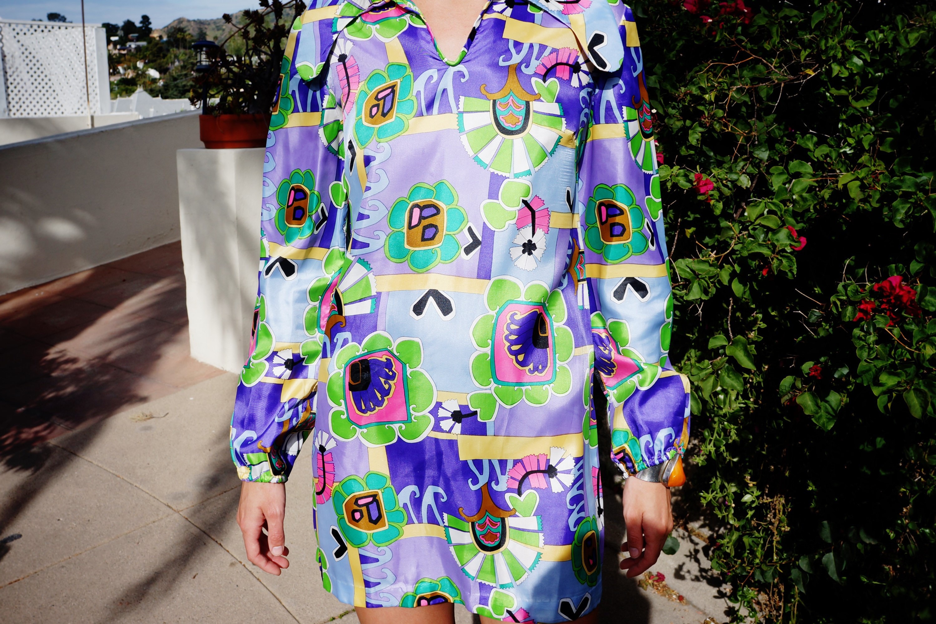 1960s Novelty Print Micro Mini Dress / 1960s Psychedelic Mini Dress ...