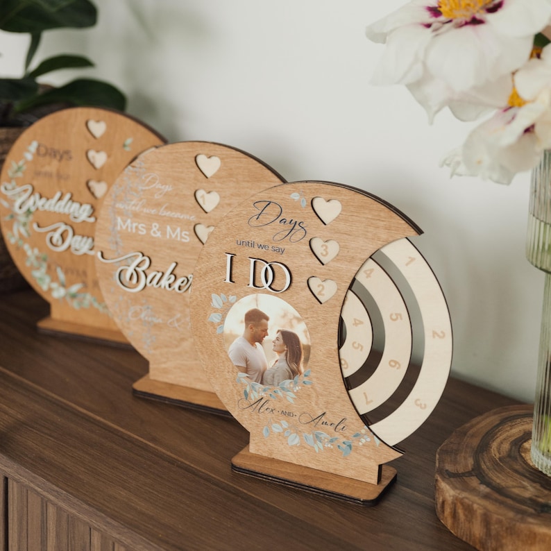 Personalized Wedding Countdown Calendar: Engagement Gift for Fiance - Etsy