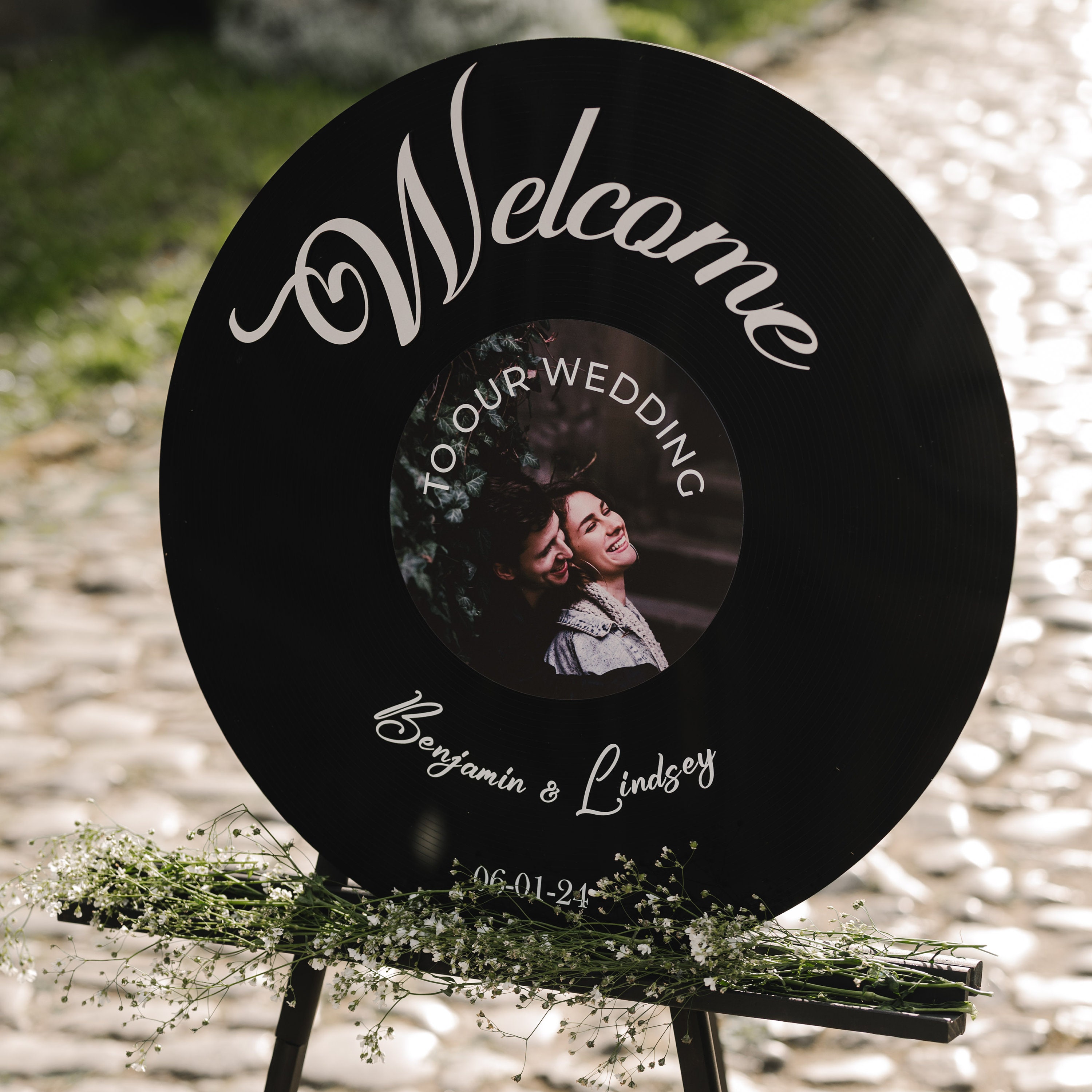 Retro Vinyl Record Wedding Welcome Sign: 70s Disco Music Theme - Etsy