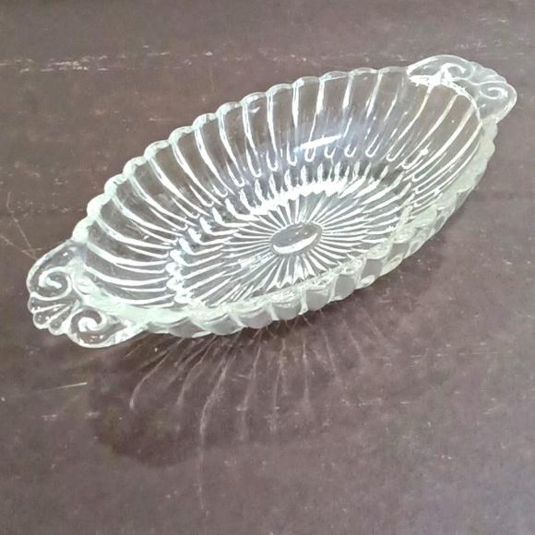 Vintage Clear Glass Oval Pickle or Relish Dish Linear Pattern With Lug ...