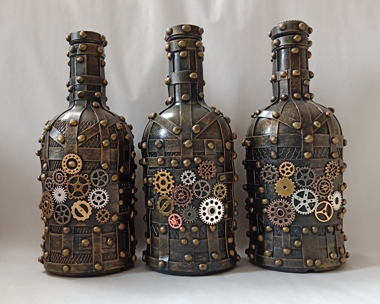 Round Steampunk Bottle / Vintage Gift / Bookish Gift - Etsy