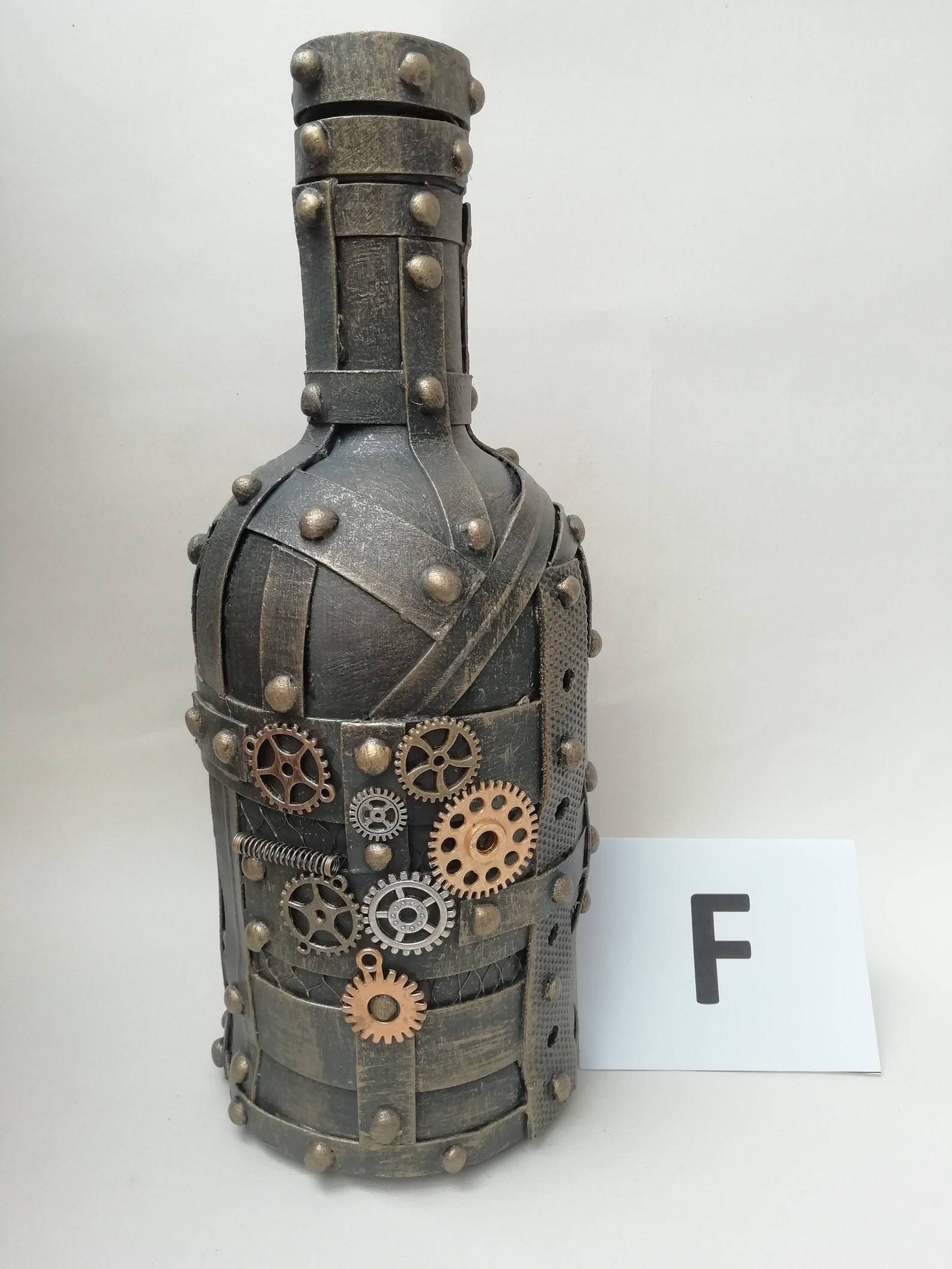 Round Steampunk Bottle / Vintage Gift / Bookish Gift - Etsy