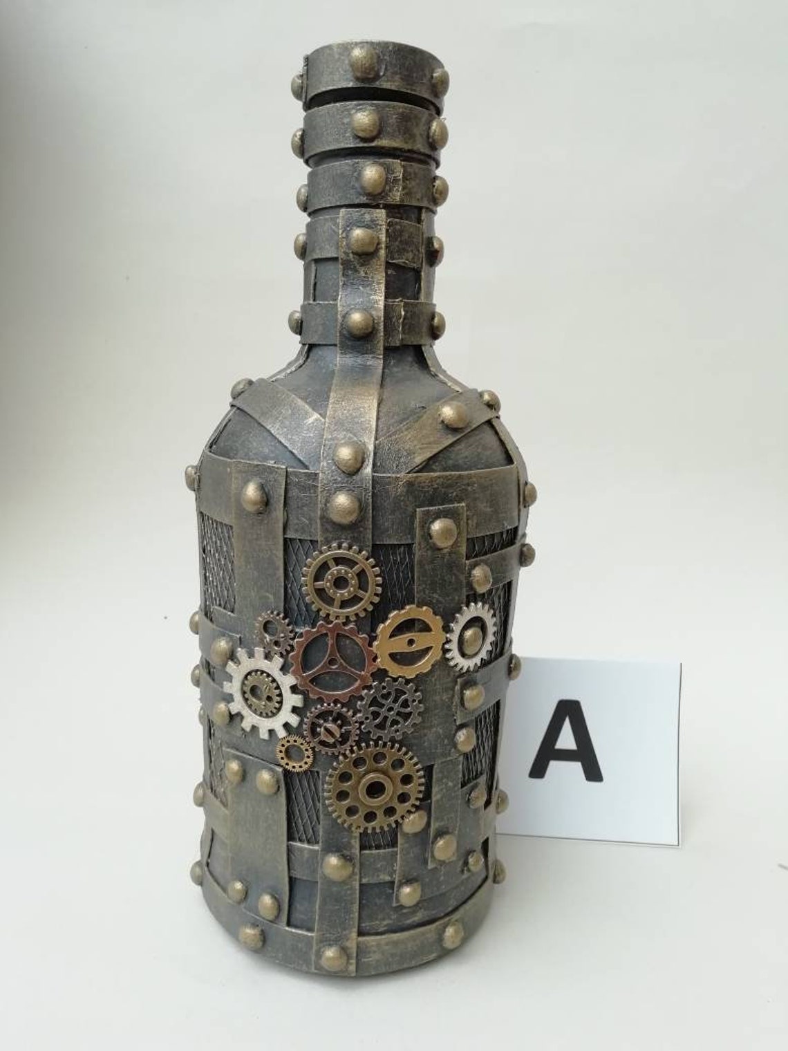 Round Steampunk Bottle / Vintage Gift / Bookish Gift - Etsy