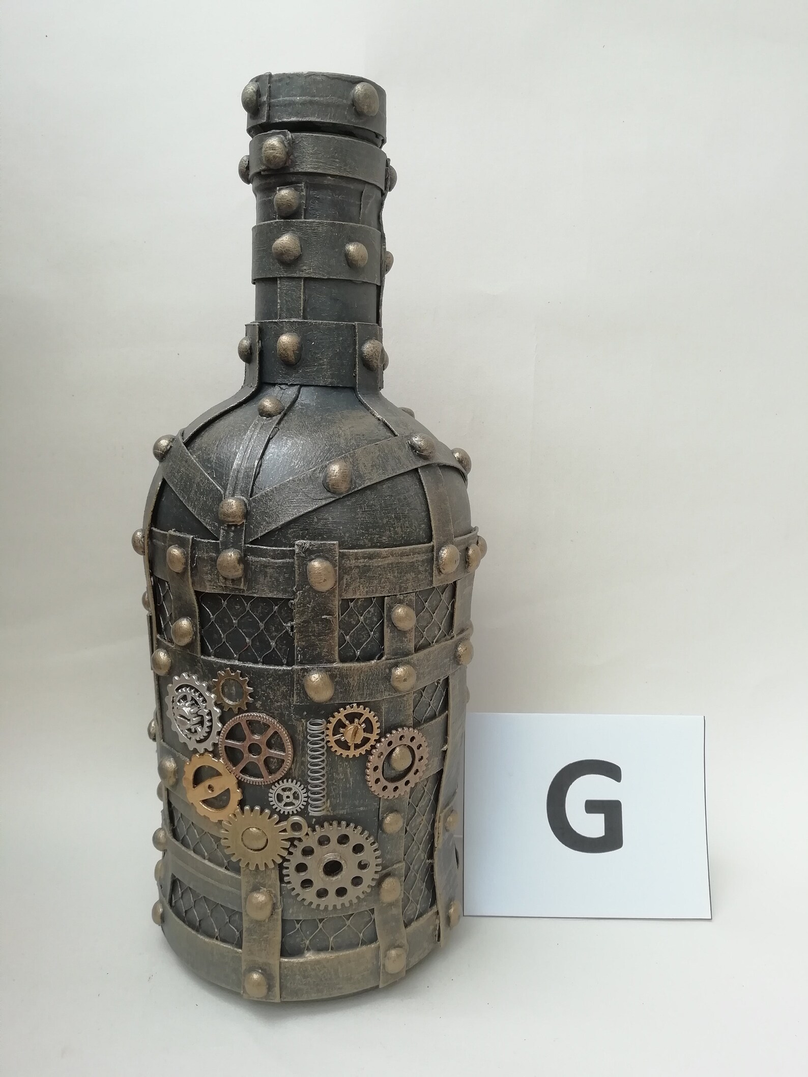 Round Steampunk Bottle / Vintage Gift / Bookish Gift - Etsy