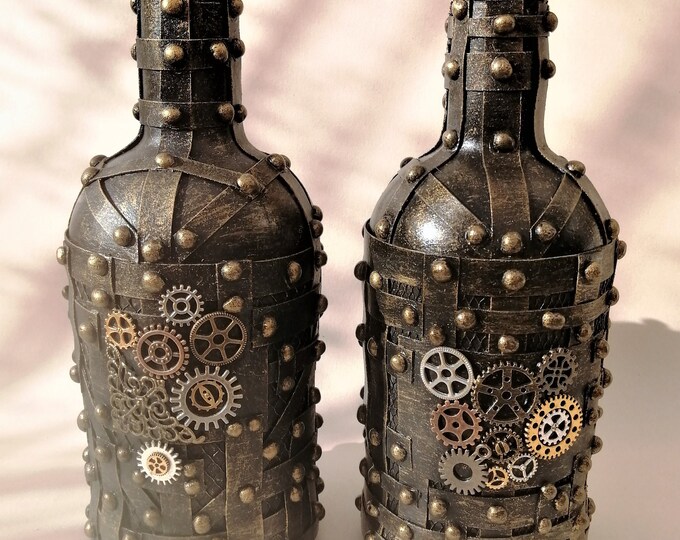 Round Steampunk Bottle / Vintage Gift / Bookish Gift - Etsy