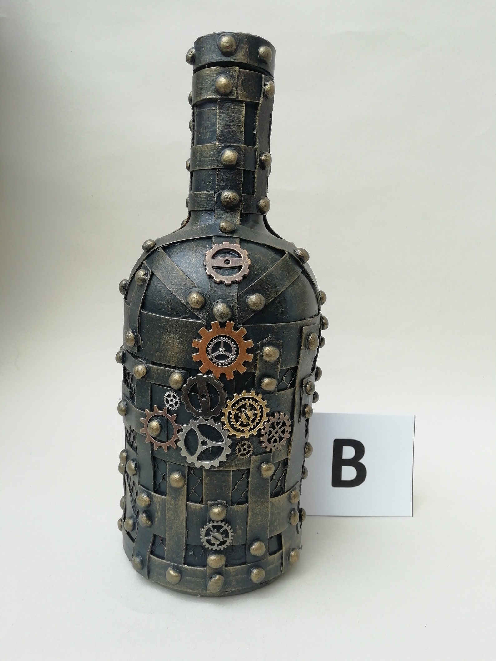 Round Steampunk Bottle / Vintage Gift / Bookish Gift - Etsy