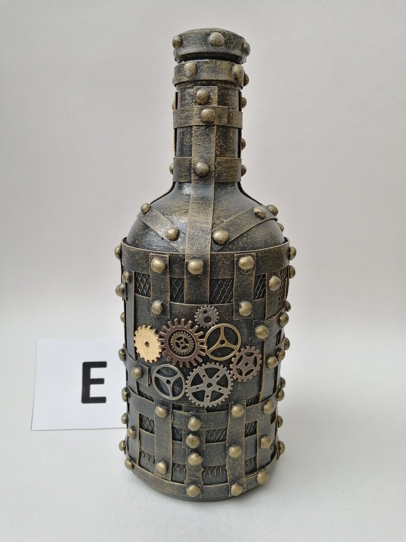 Round Steampunk Bottle / Vintage Gift / Bookish Gift - Etsy