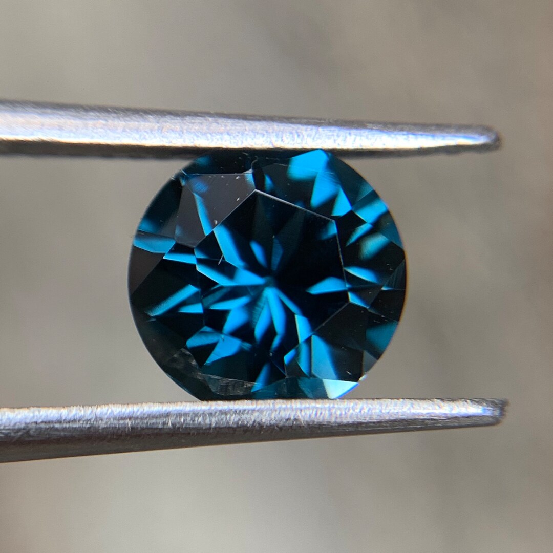 Natural London Blue Topaz - 8 Mm London Blue Topaz Round - December ...