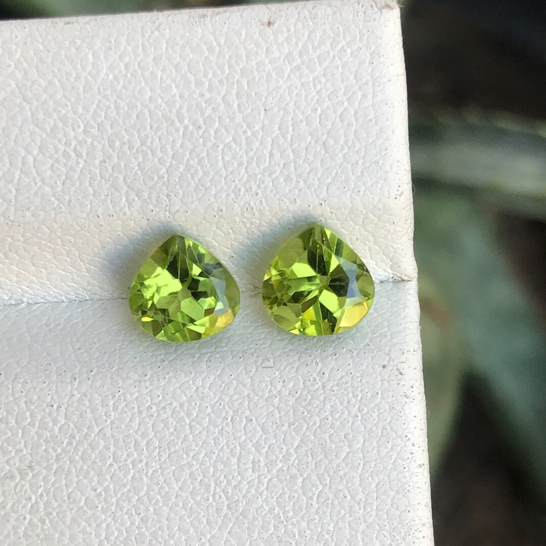 Natural Peridot - 6 MM Peridot Heart Shape - Peridot 2.00 Carat Pair ...