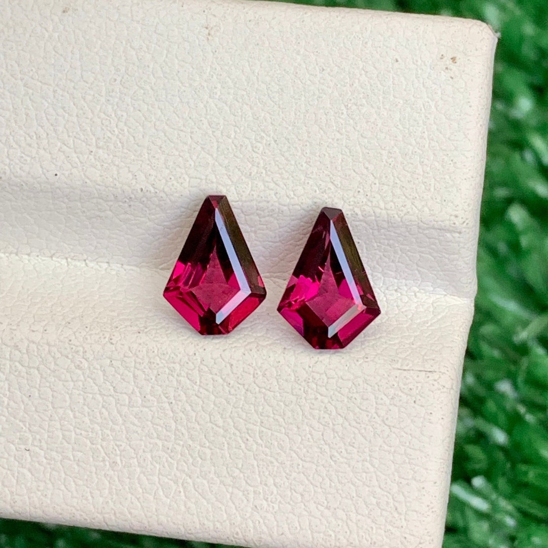Natural Rhodolite Garnet Pair: 8mm Kite Shape, January Birthstone - Etsy