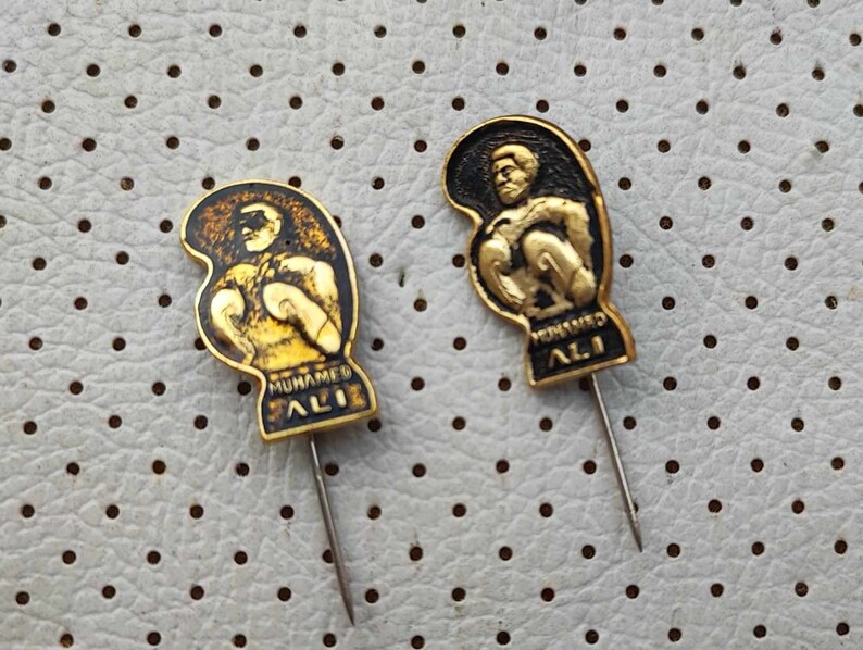 Muhammad Ali Boxing Vintage Pins Pair From 1970s Cassius Clay Boxing ...