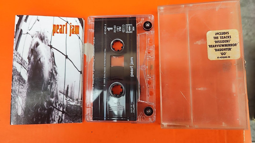 Pearl Jam VS Album Cassette Tape With Booklet Original Netherlands ...