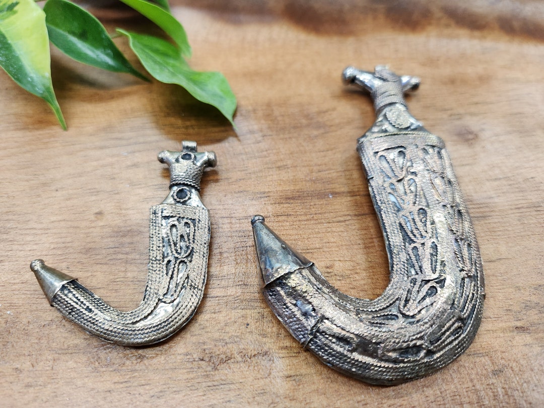 Rare Set of 2 Antique Yemeni Saudi Omani Khanjar Jambiya Dagger, Middle ...