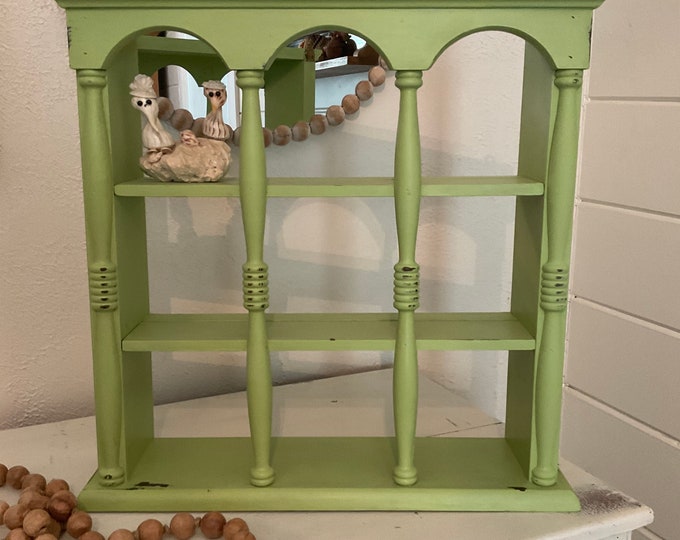 70s MCM Spindle Wooden Shelf Curio Cabinet - Etsy