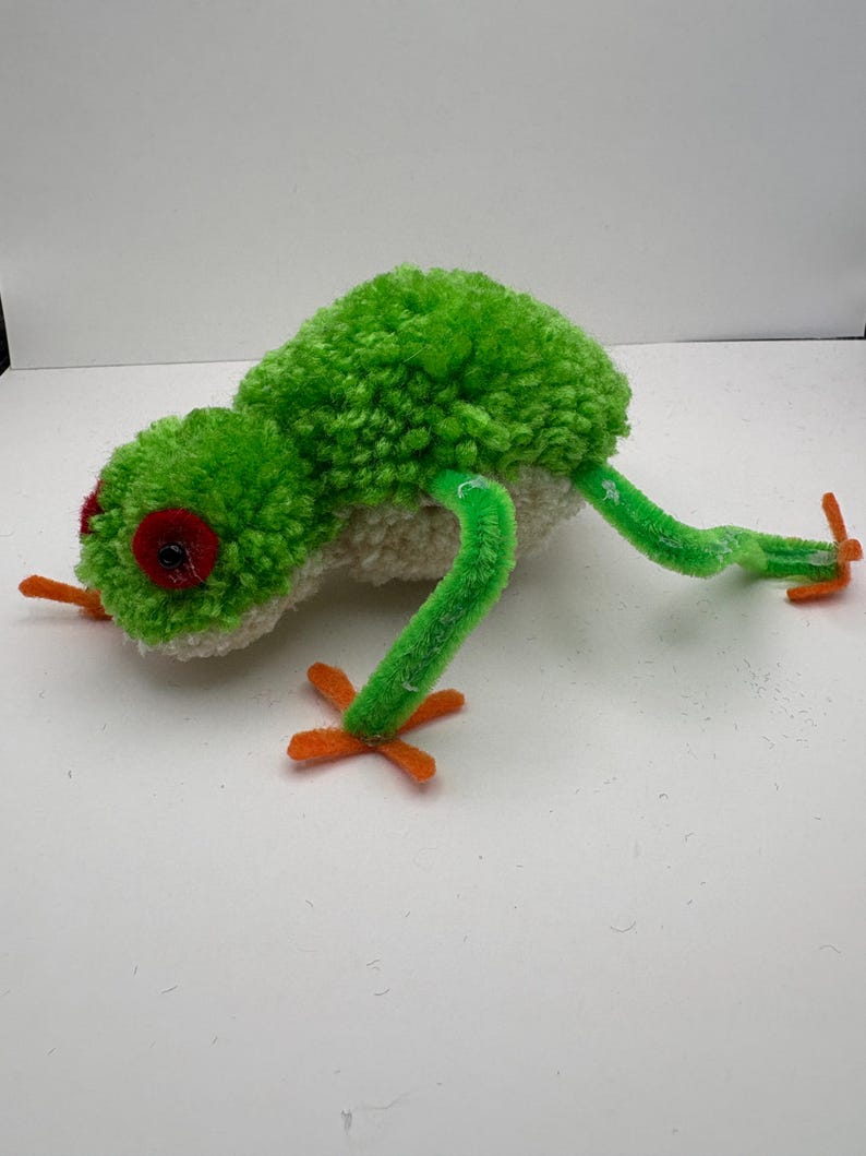 Pom Pom Red-eyed Tree Frog - Etsy