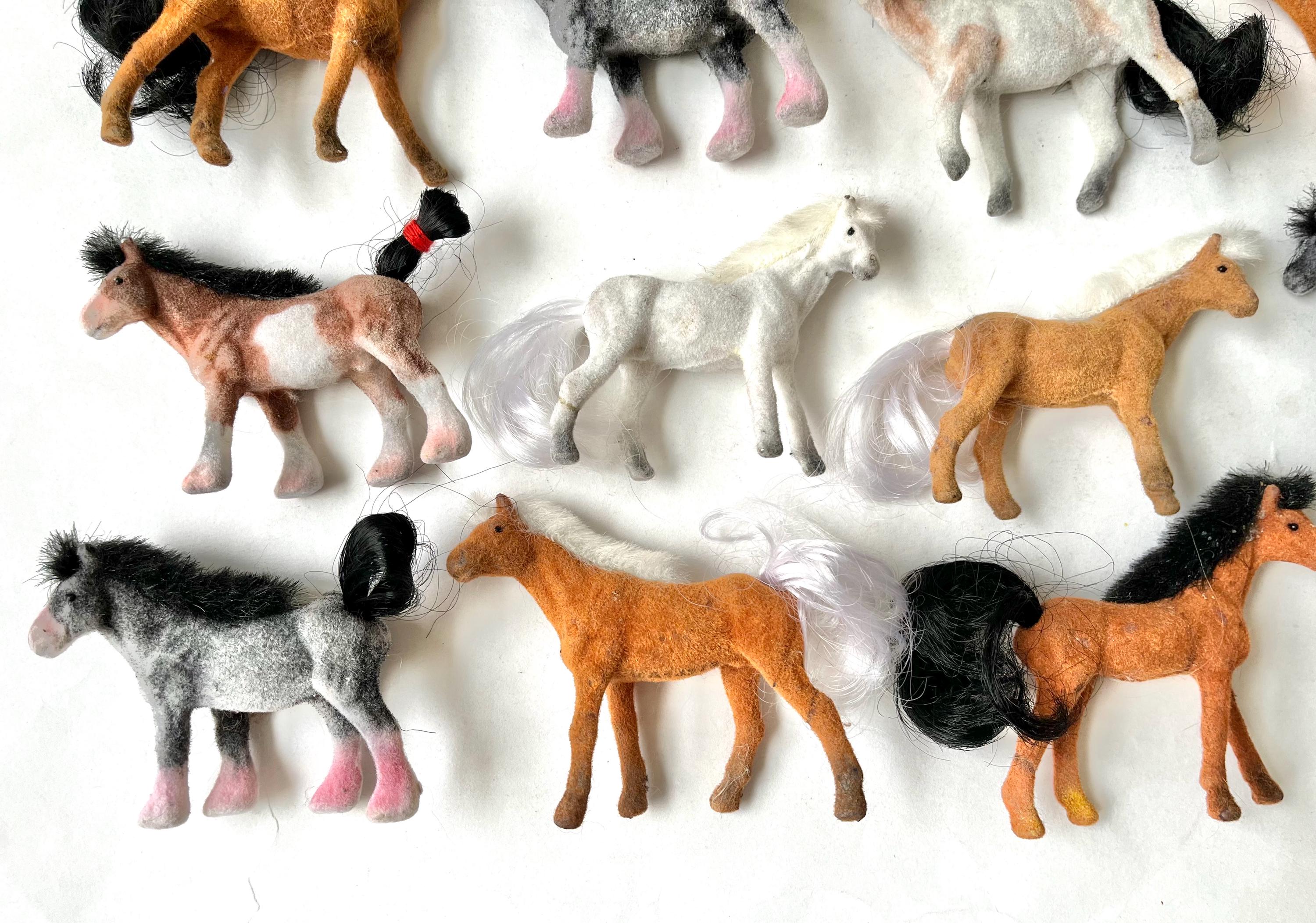 18 Vintage 1970s Felt Flocked Horses Figure Toys Small Plastic Horse ...