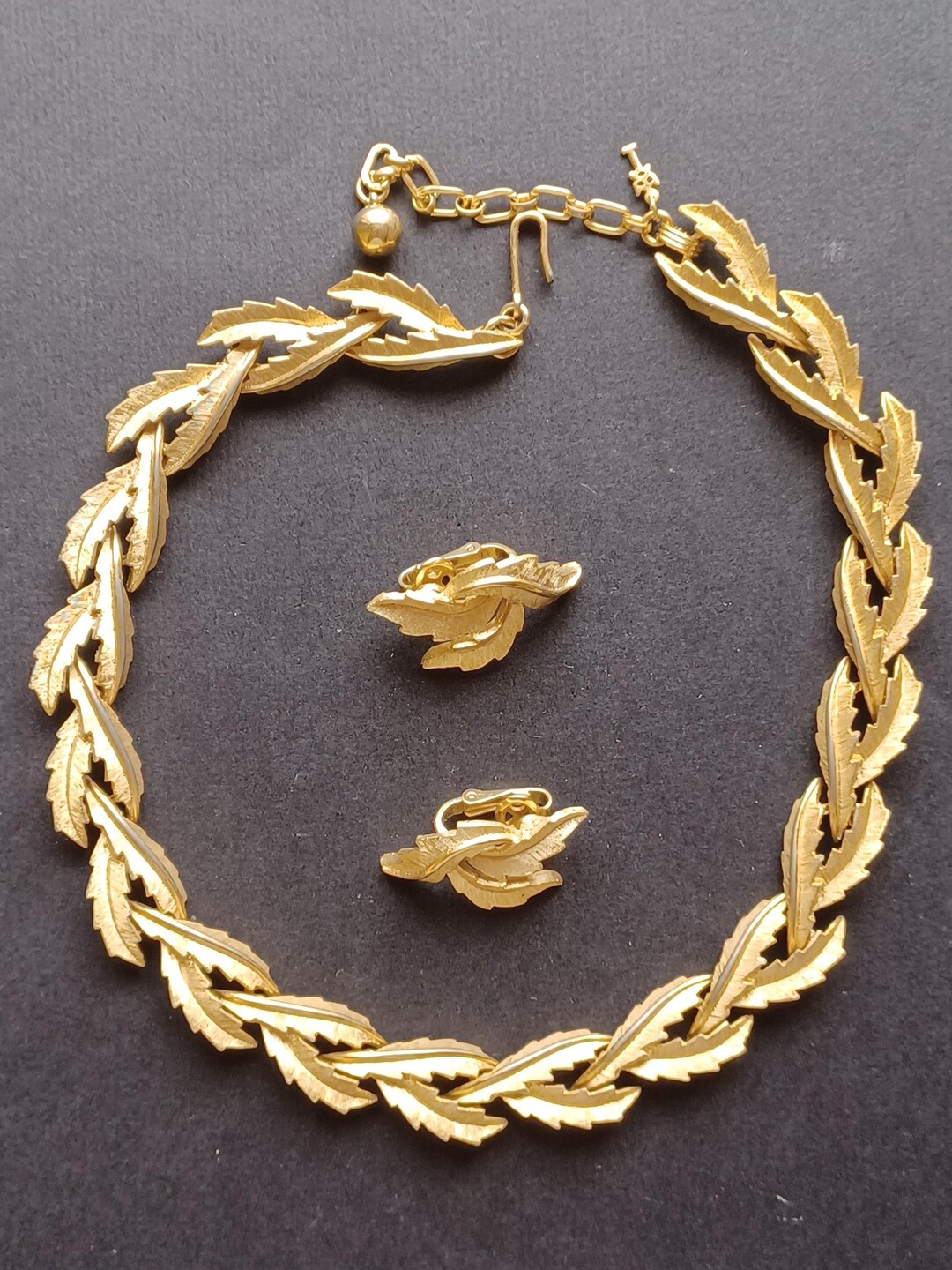 Trifari Goldtone Leaf Design Necklace and Earrings Set Vintage 1960s - Etsy