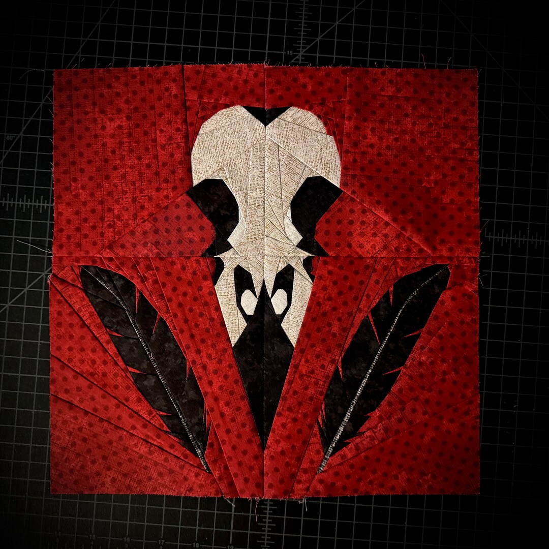 FPP - Crow Skull and Feathers Quilt Block - Etsy