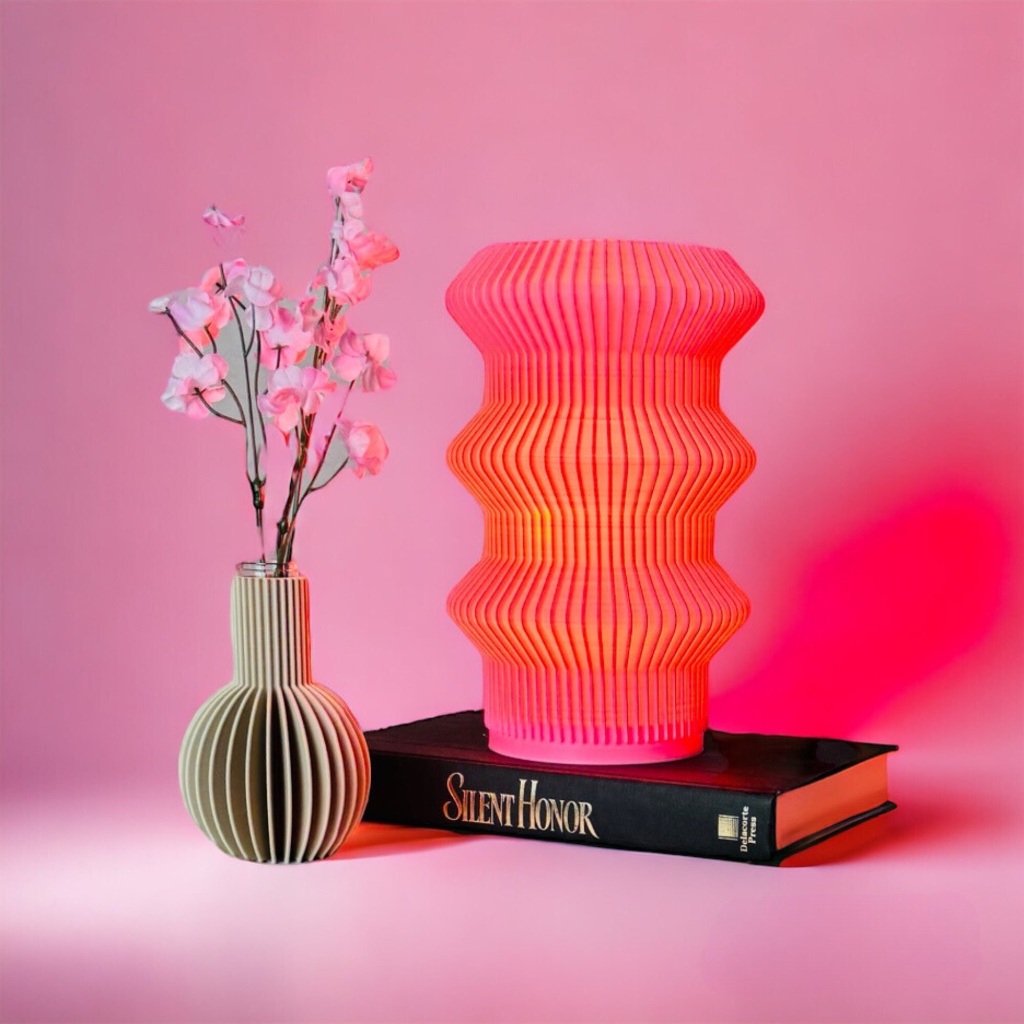 Small Pink Table Lamp for Bedroom Bedside Lamps for Nightstand Minimalist Light Lamp Desk Reading Lamp for Kids Room Living room