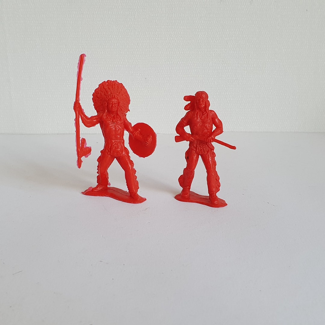 Vintage Dom Red Plastic Native American Indian Figures 7cm (lot of 2 ...