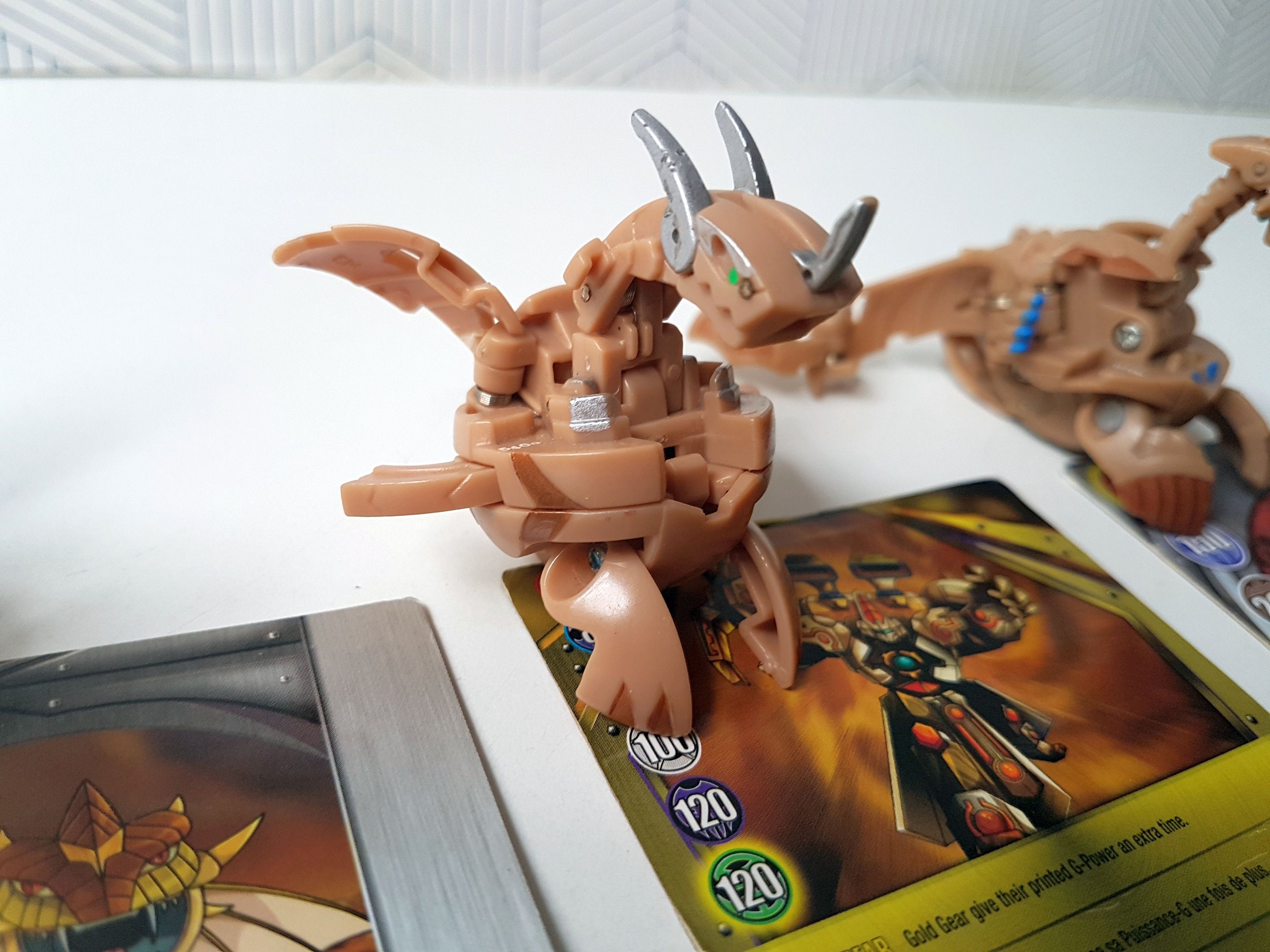 Bakugan Vexos Dragonoid Subterra