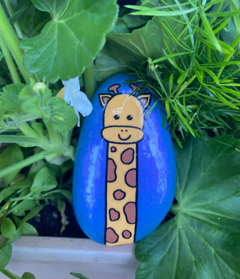 Hand Painted Colourful Giraffe Stone Holographic Colour Changing ...