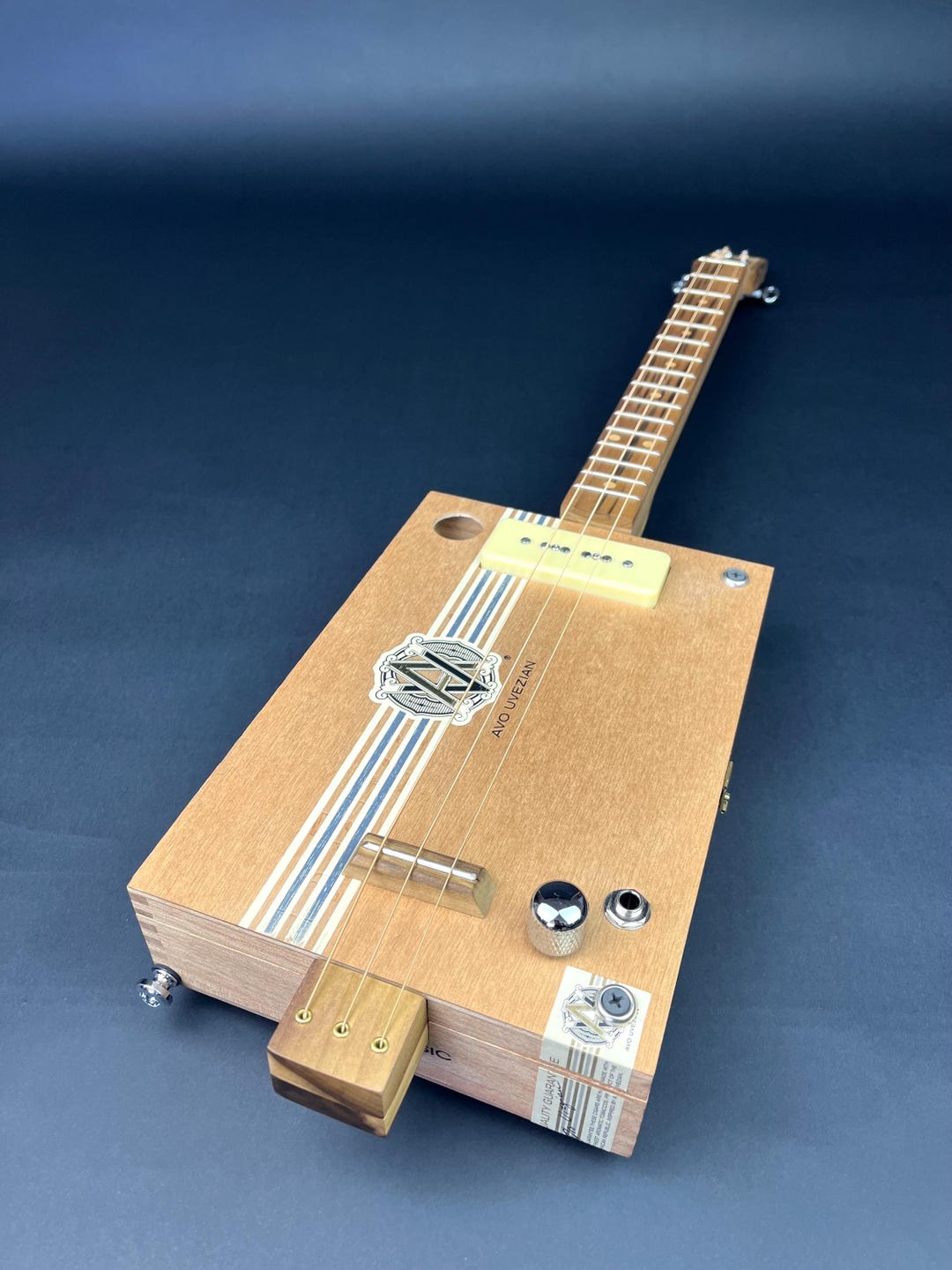 CIGAR BOX GUITAR, Avo Uvezian, Copelandcbgs, Cbgs, Avo Uvezian Cigars ...