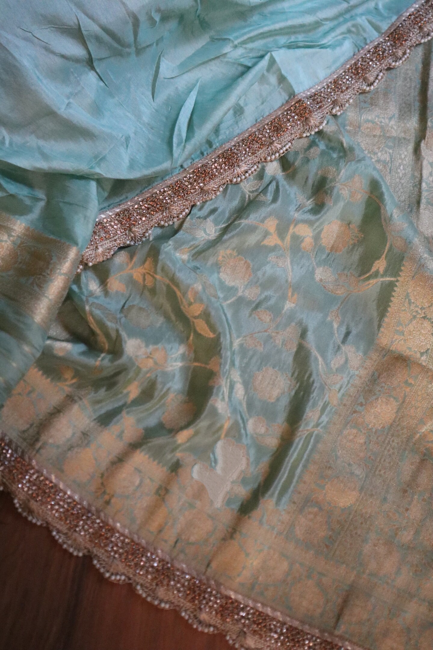 Exclusive Handloom Banarasi Pure Silk Saree With Mesmerizing Broad ...
