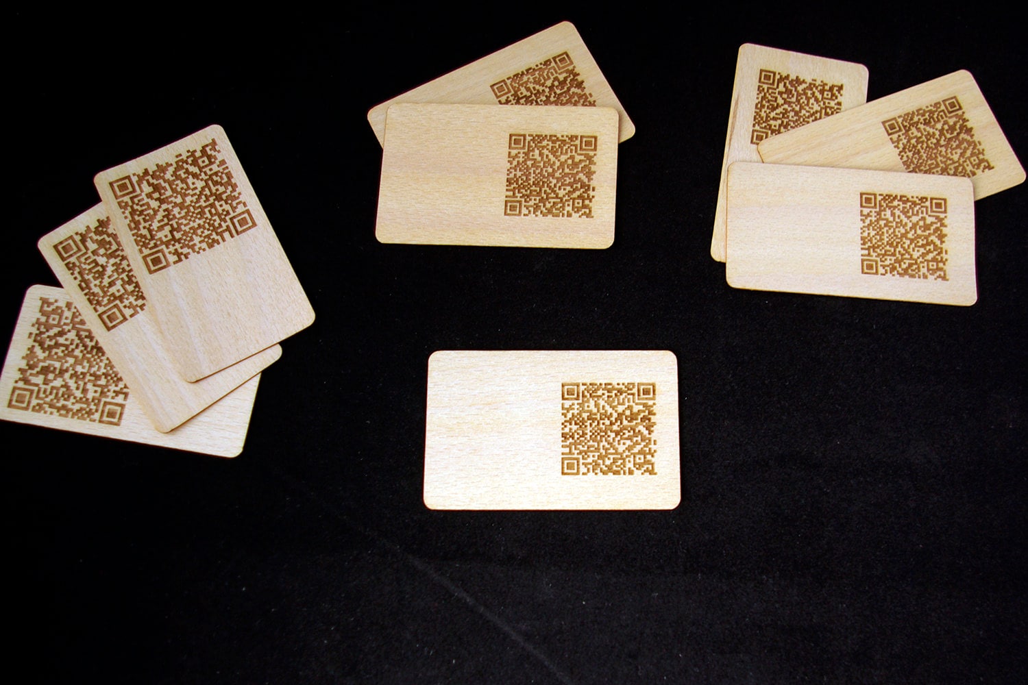 50 Pcs Engraved QR Code Business Cards, BEECH Veneer Cards ...